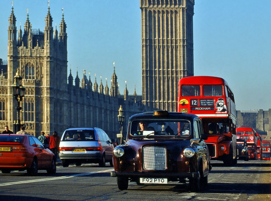 A Texan was taking a taxi tour... | Jokes of the day (55513)